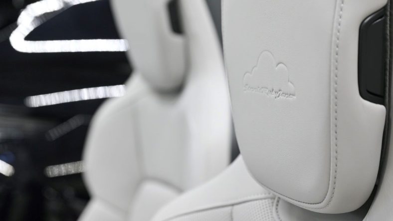 "Bet You Wanna" be like Jennie of BLACKPINK in her stunning Porsche ...