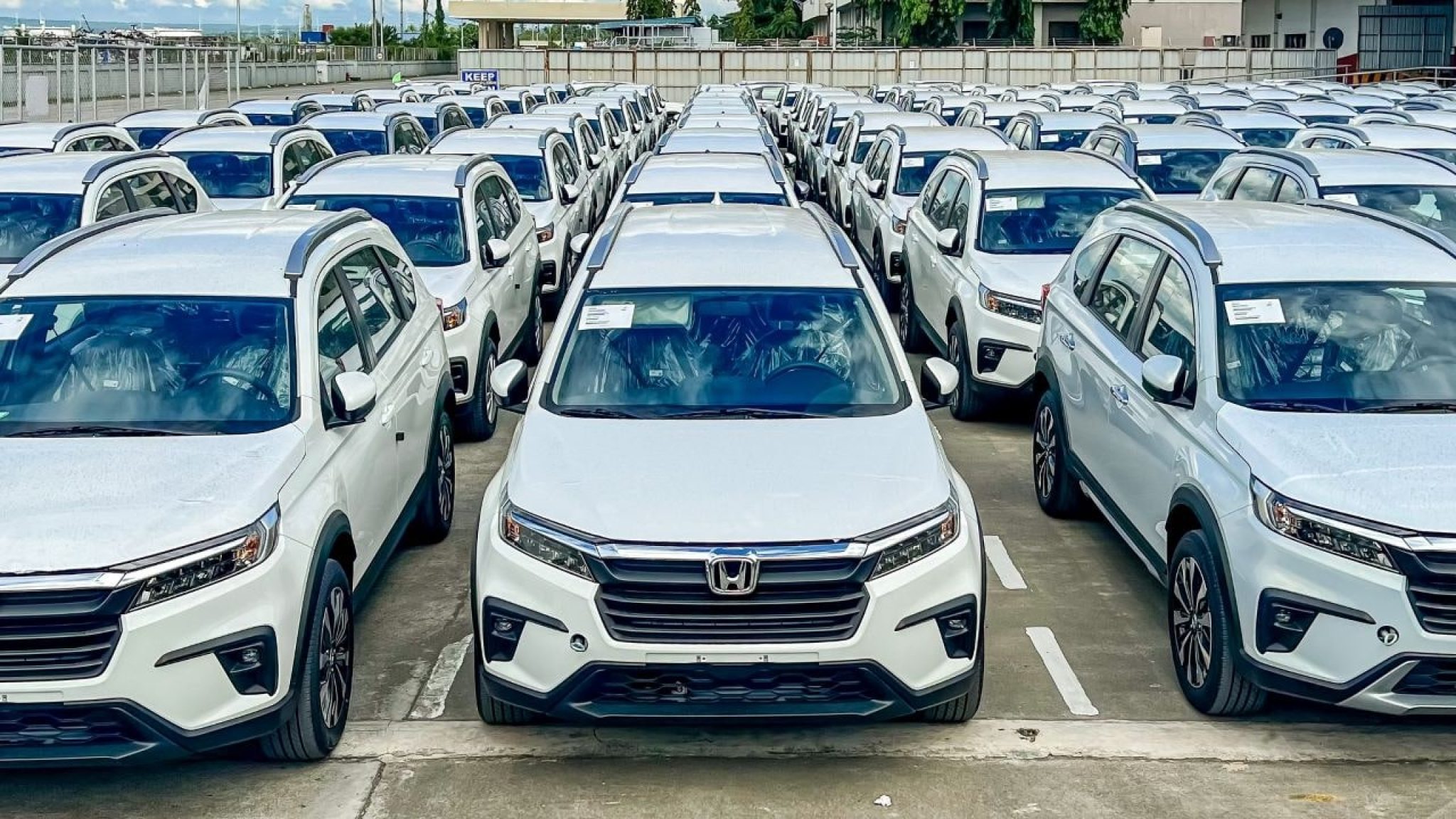 Good News! First Batch Of All-new 2023 Honda BR-V Units Finally Arrives ...