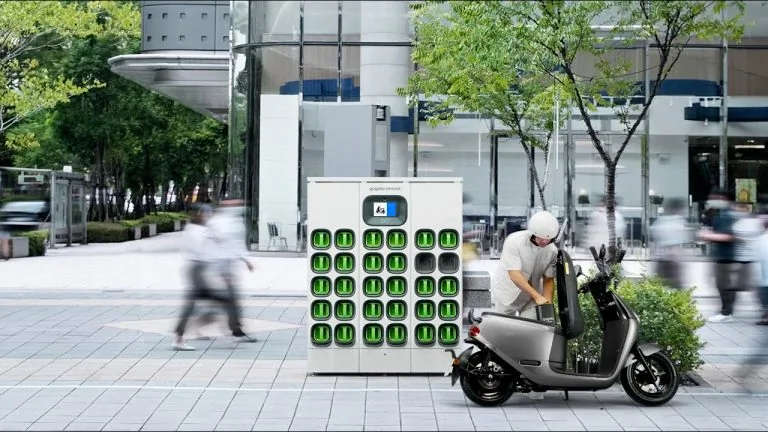 Gogoro Smartscooter with battery-swapping tech coming to PH - YugaAuto ...