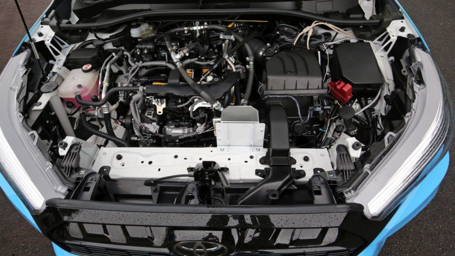 Toyota Corolla Cross H2 Concept: sustainable Hydrogen power, absolutely ...