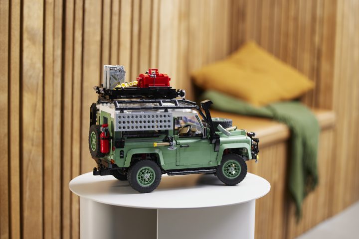 Lego Land Rover Defender 90 has 2,336-Pieces - YugaAuto: Automotive ...