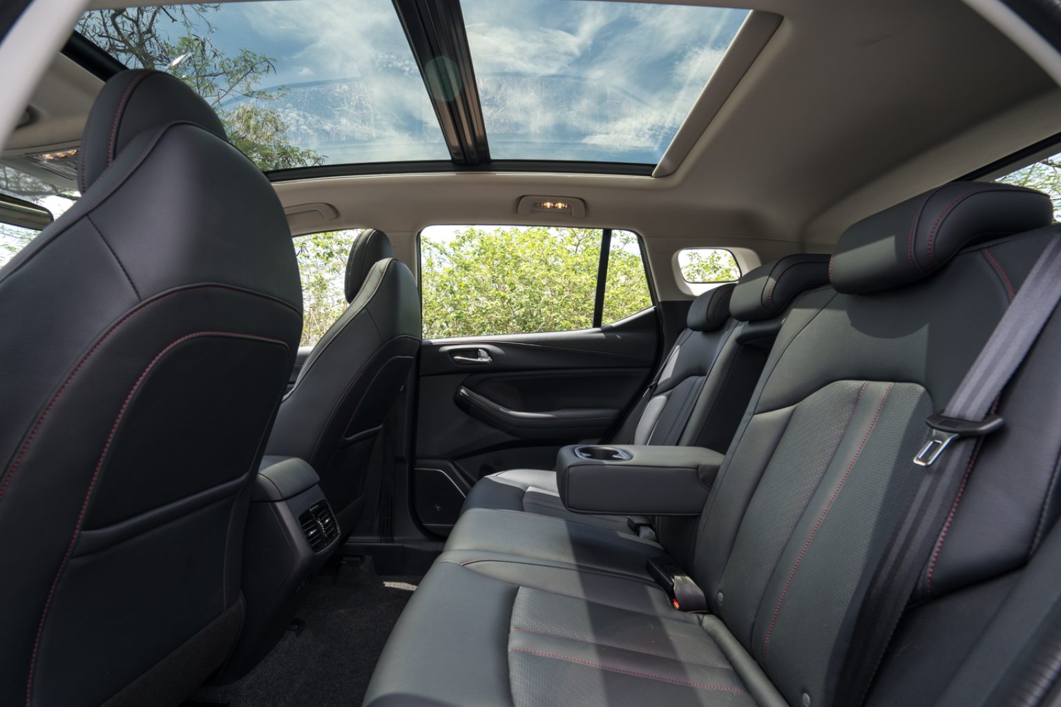 The Silent Coolray Hunter; The GAC GS4 - Review - YugaAuto: Automotive ...