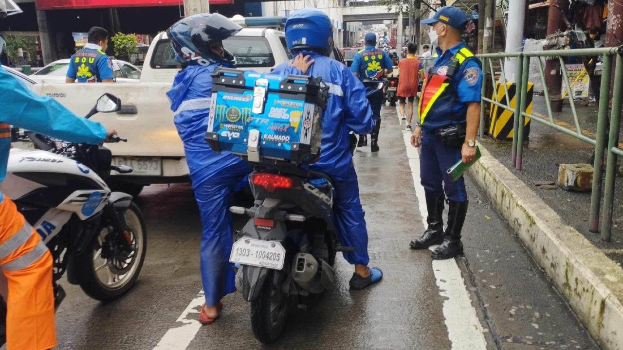 Motorcyclists Warned By MMDA To Stay Off EDSA Bike Lane, Fail And Be ...