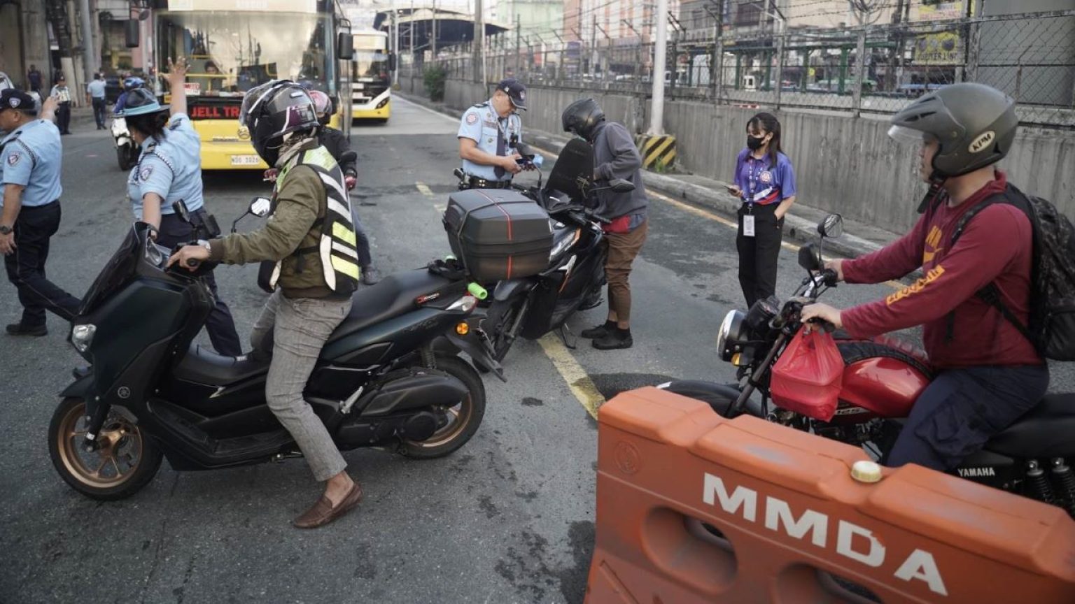 MMDA implements higher fines for violating exclusive EDSA Bus Lane ...