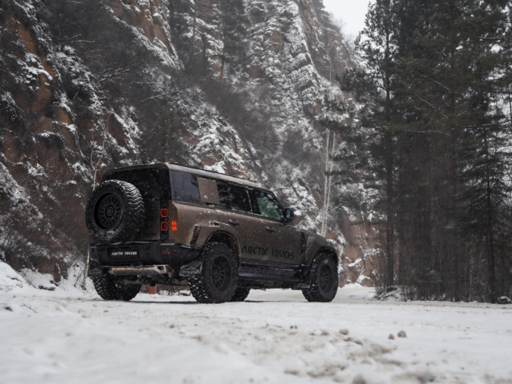 Arctic Trucks has finally launched the Land Rover Defender AT35 ...