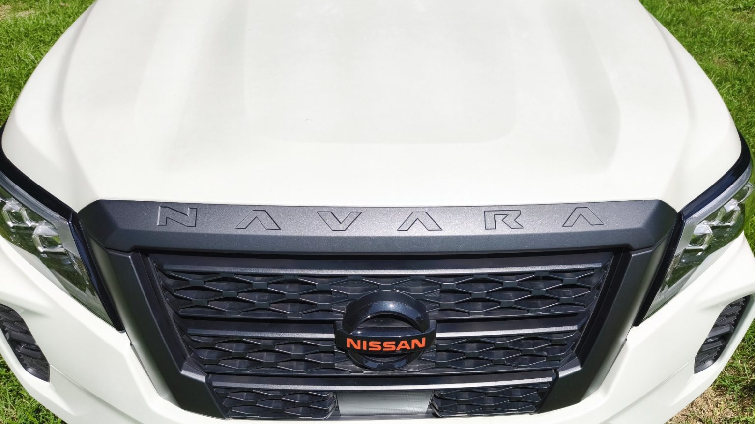 Mid-variant goodness: 2024 Nissan Navara Calibre-X 4x2 AT- Review ...