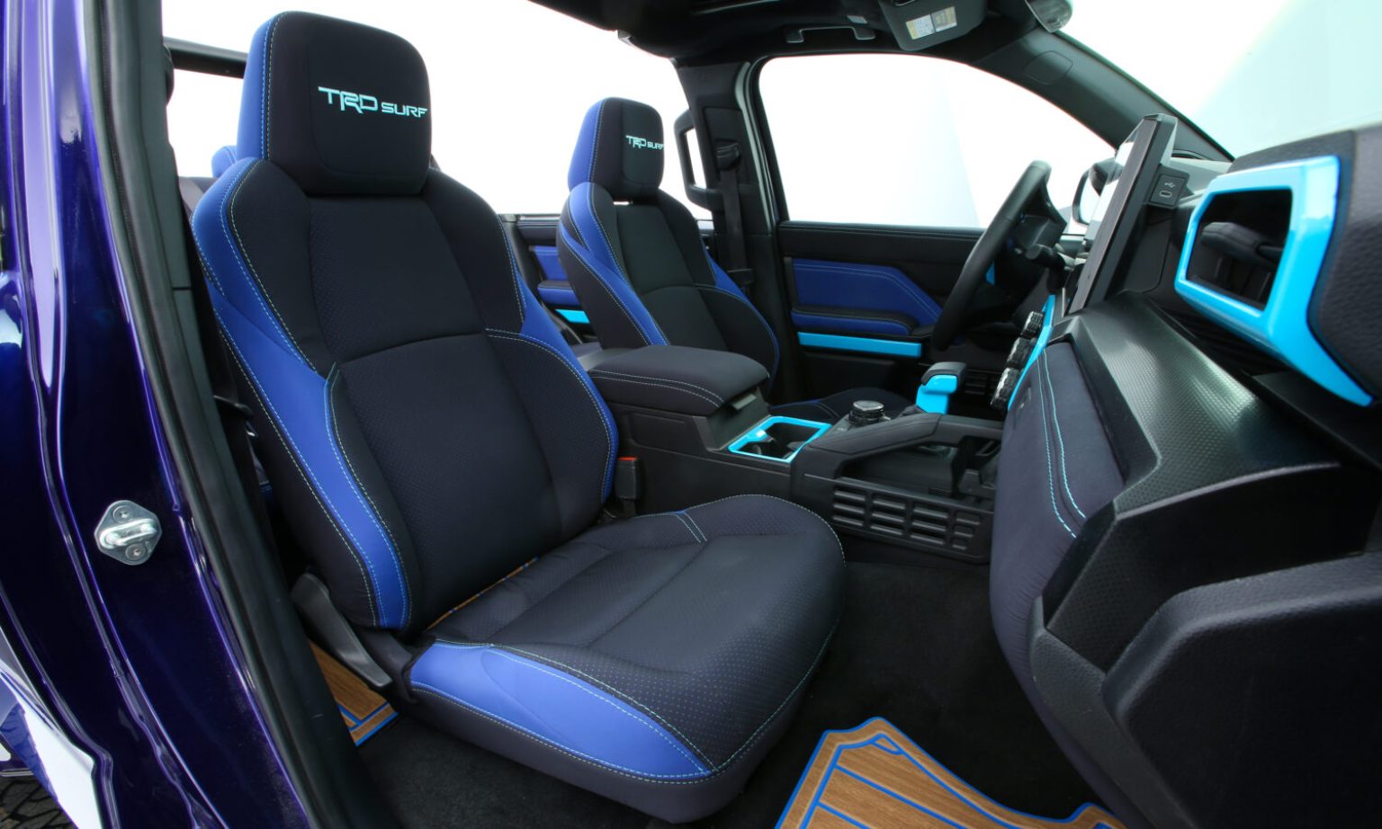 Toyota showcases 4Runner TRD Surf Concept at SEMA 2024 - YugaAuto ...